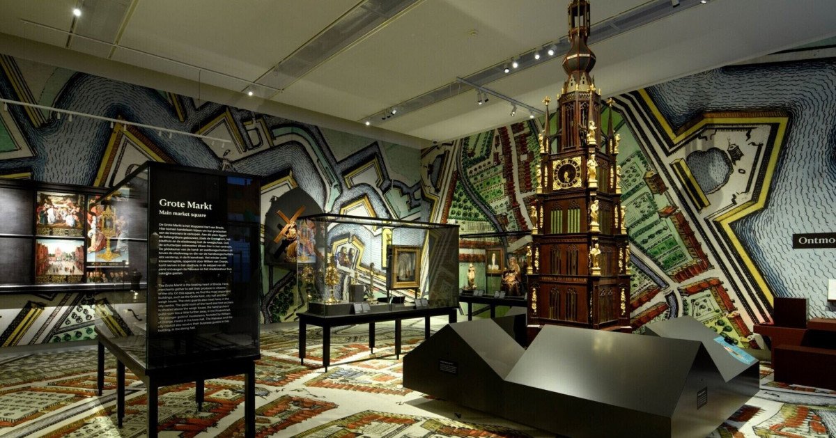 Tower model with working carillon - Stedelijk Museum Breda